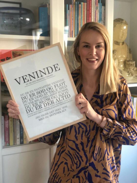 Årets veninde plakat | Se det store udvalg og gaveidéer her 😍